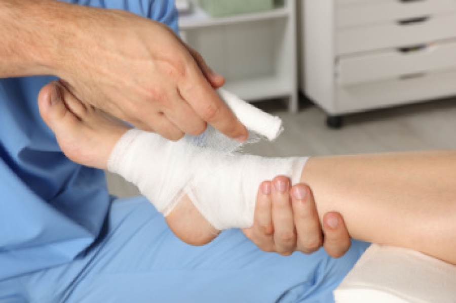 A Step-by-Step Approach for Foot Wound Care